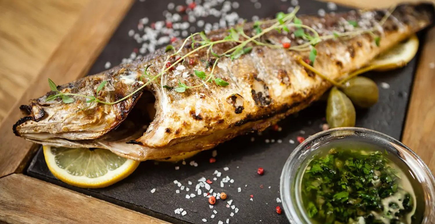 Sıfır balık kokusuyla levrek pişirin! Airfryer'da 15 dakikada hazır ...